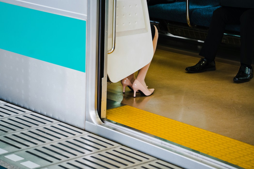 Viola Walk Home, la app che aiuta le donne a rientrare a casa in ...