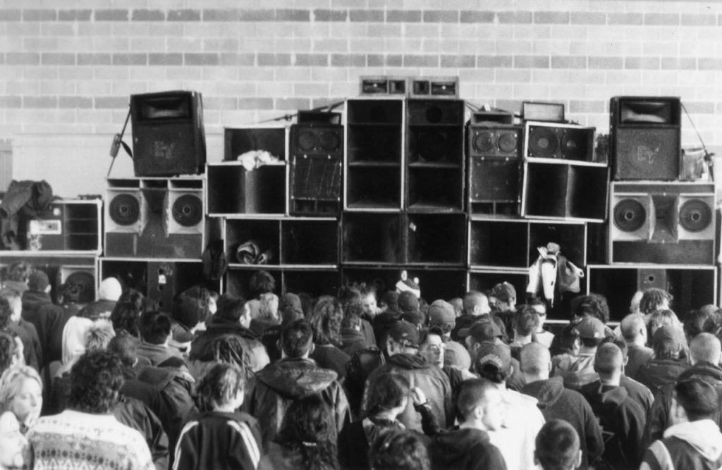 La vera storia del rave e dei free party in Europa - Linkiesta.it