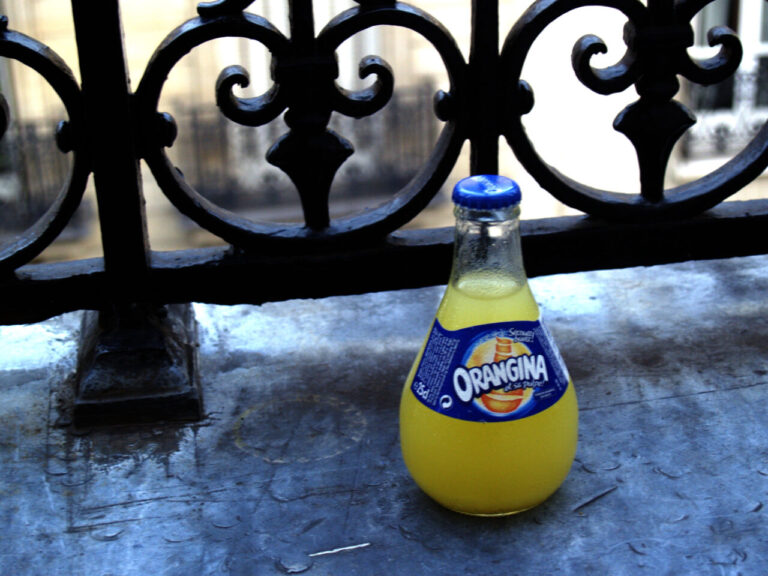 L’aranciata francese che nasce in Algeria ha una storia evocativa ...